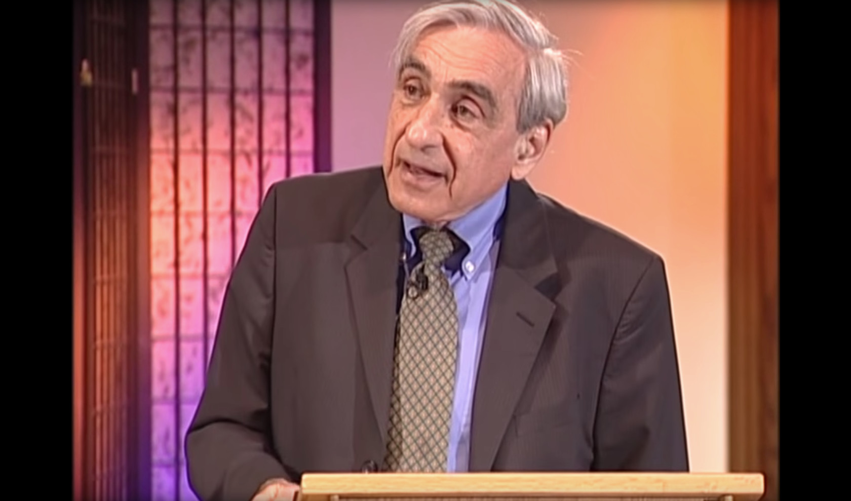 Heroism and Warfare: A Dan Carlin Rebuttal – Tragedy and Farce